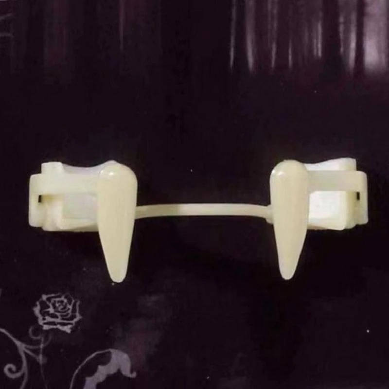 Retractable Vampire Fangs – Dropshipping Winning Products